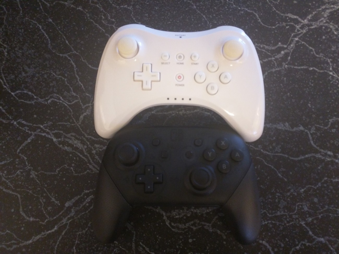 Nintendo Switch Pro controller size comparison | TweakTown