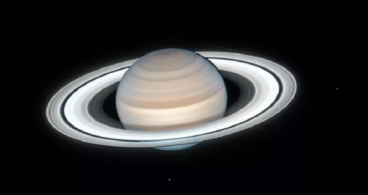 This image of Saturn taken by NASA may be the best one you've seen yet ...